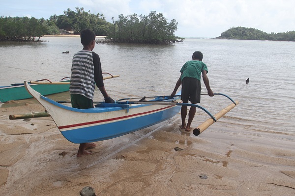 Caloco, Philippines: Fisher folks are braving complex crises | Climate ...