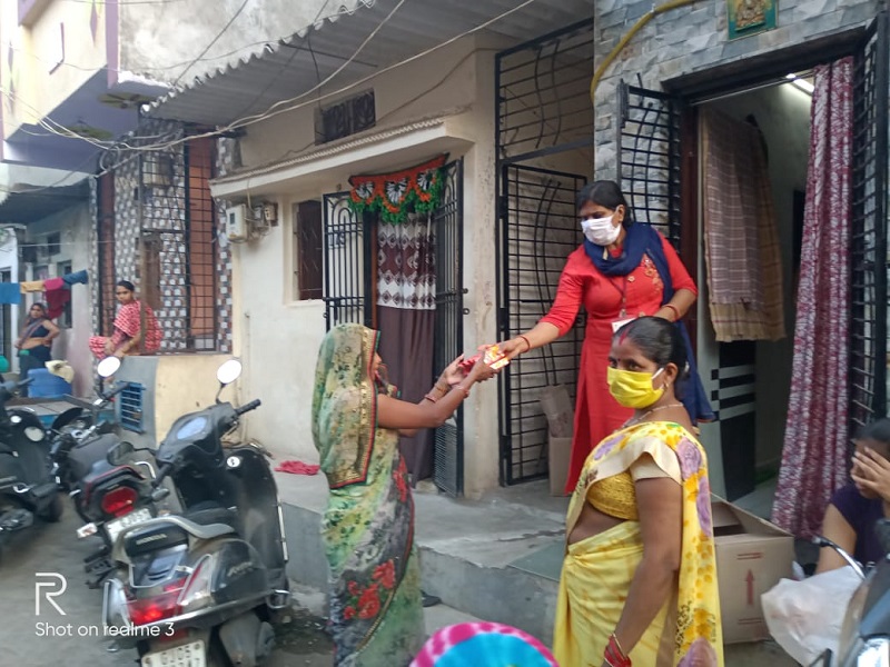 In Indian cities, women community leaders aid migrants during pandemic ...